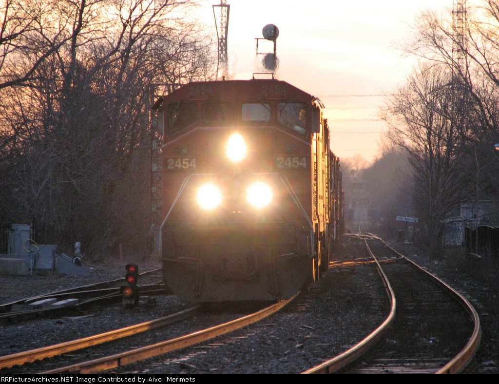 CN 2454 at Brantford